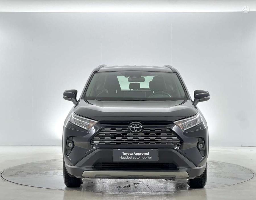 Melns Toyota RAV4 2023 Viļņa, ar dzinēja tilpumu 1.99 L un nobraukumu 68 tūkst. km par 27900 €, foto 4 vietnē AUTOMOTO.COM.LV