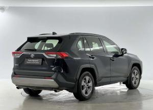 Melns Toyota RAV4 2023 Viļņa, ar dzinēja tilpumu 1.99 L un nobraukumu 68 tūkst. km par 27900 €, foto 17 vietnē AUTOMOTO.COM.LV