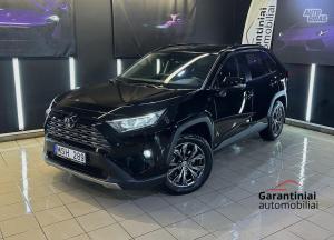 Melns Toyota RAV4 2023 Avižieniai, ar dzinēja tilpumu 2.00 L un nobraukumu 33 tūkst. km par 29500 €, foto  vietnē AUTOMOTO.COM.LV