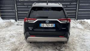 Melns Toyota RAV4 2023 Jonava, ar dzinēja tilpumu 2.50 L un nobraukumu 44 tūkst. km par 19650 €, foto 2 vietnē AUTOMOTO.COM.LV