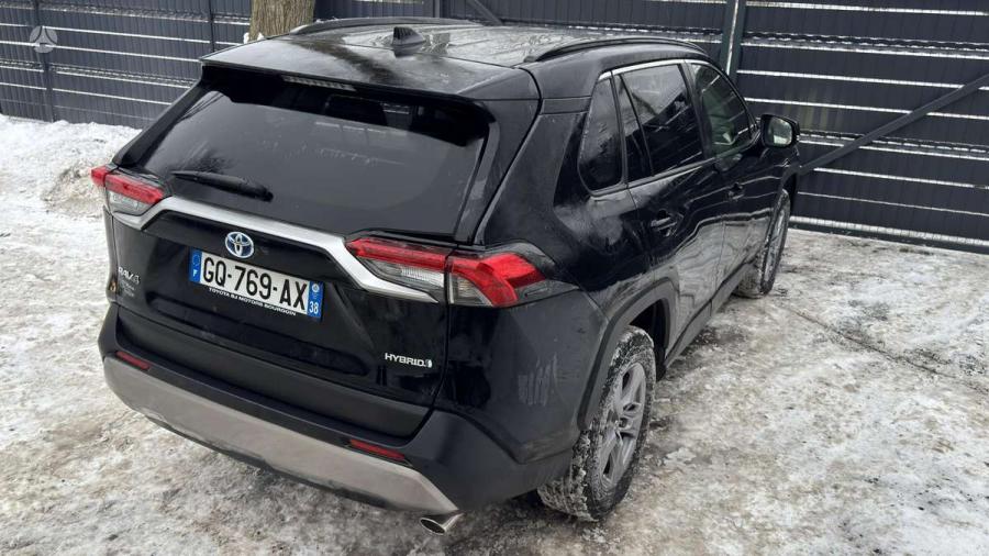 Melns Toyota RAV4 2023 Jonava, ar dzinēja tilpumu 2.50 L un nobraukumu 44 tūkst. km par 19650 €, foto 9 vietnē AUTOMOTO.COM.LV