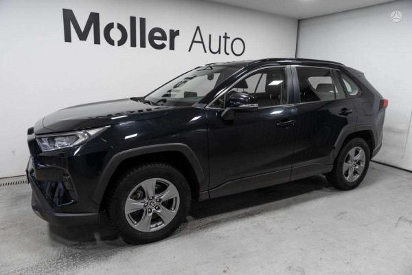 Black Toyota RAV4 2023 in Vilnius, with an engine capacity of 2.50 L and mileage of 155 thousand km for 26900 €, photo 2 on AUTOMOTO.COM.LV