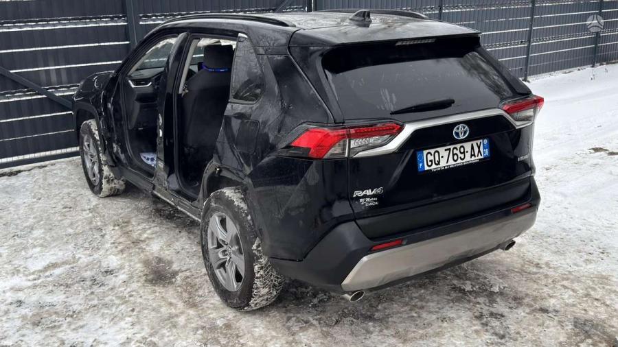 Melns Toyota RAV4 2023 Jonava, ar dzinēja tilpumu 2.49 L un nobraukumu 40 tūkst. km par 18700 €, foto 15 vietnē AUTOMOTO.COM.LV