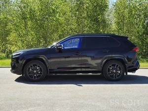 Melns Toyota RAV4 2023 Rīga, ar dzinēja tilpumu 2.50 L un nobraukumu 68 tūkst. km par 41900 €, foto 4 vietnē AUTOMOTO.COM.LV