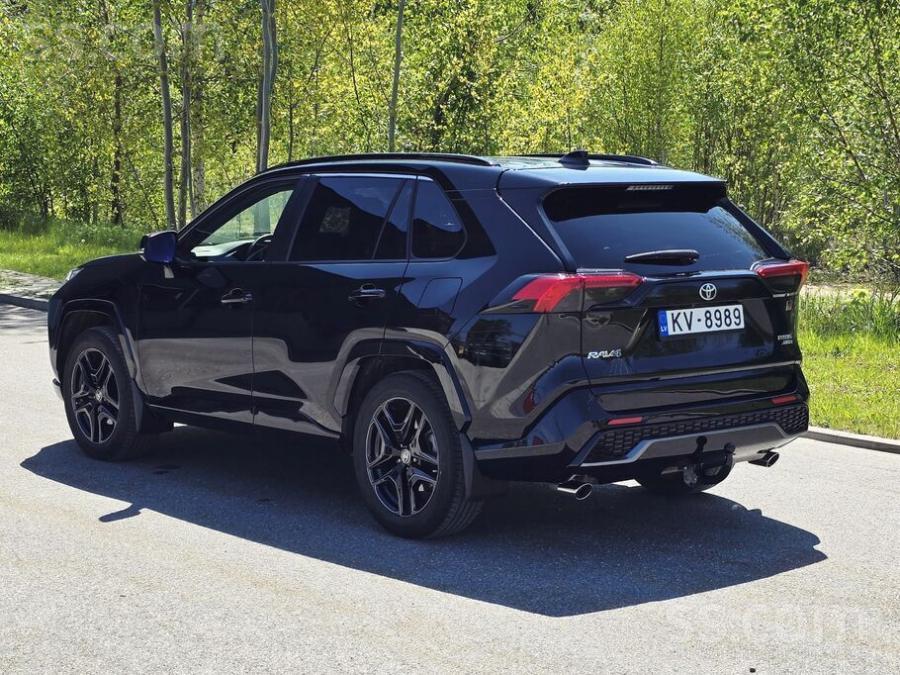 Melns Toyota RAV4 2023 Rīga, ar dzinēja tilpumu 2.50 L un nobraukumu 68 tūkst. km par 41900 €, foto 6 vietnē AUTOMOTO.COM.LV
