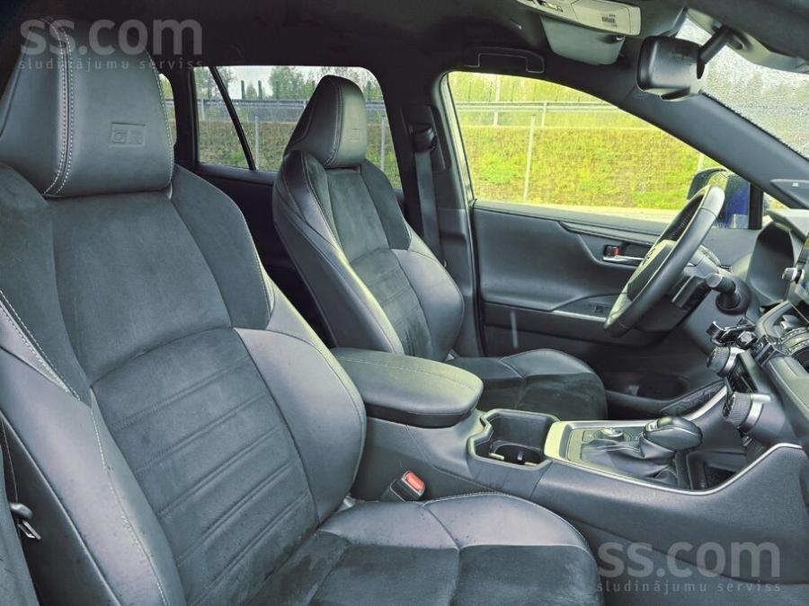 Melns Toyota RAV4 2023 Rīga, ar dzinēja tilpumu 2.50 L un nobraukumu 68 tūkst. km par 41900 €, foto 10 vietnē AUTOMOTO.COM.LV