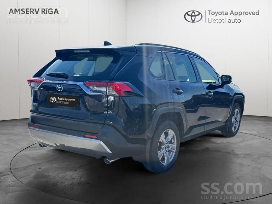 Melns Toyota RAV4 2023 Rīga, ar dzinēja tilpumu 2.00 L un nobraukumu 66 tūkst. km par 26900 €, foto 3 vietnē AUTOMOTO.COM.LV