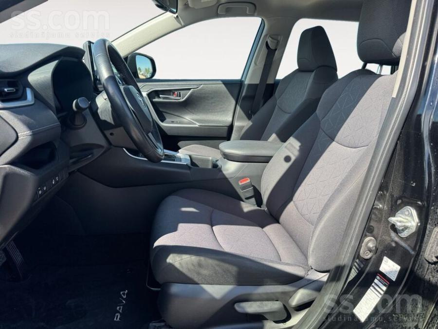 Melns Toyota RAV4 2023 Rīga, ar dzinēja tilpumu 2.00 L un nobraukumu 66 tūkst. km par 26900 €, foto 12 vietnē AUTOMOTO.COM.LV