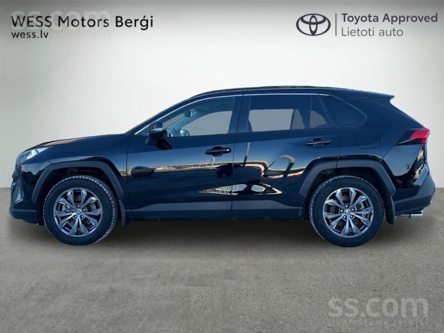 Melns Toyota RAV4 2023 Rīga, ar dzinēja tilpumu 2.50 L un nobraukumu 61 tūkst. km par 34990 €, foto 4 vietnē AUTOMOTO.COM.LV