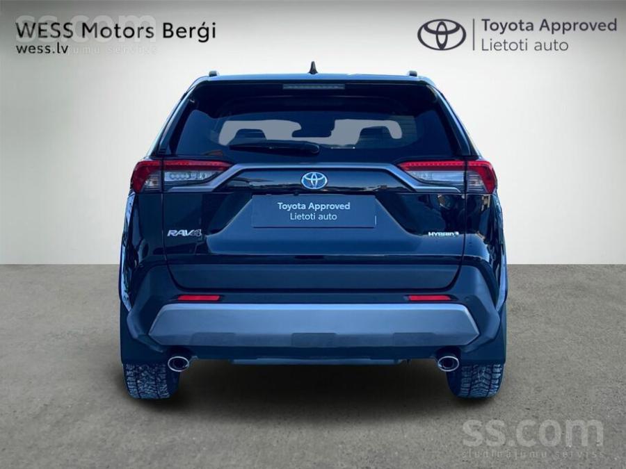 Melns Toyota RAV4 2023 Rīga, ar dzinēja tilpumu 2.50 L un nobraukumu 61 tūkst. km par 34990 €, foto 5 vietnē AUTOMOTO.COM.LV