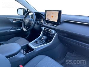 Melns Toyota RAV4 2023 Rīga, ar dzinēja tilpumu 2.50 L un nobraukumu 61 tūkst. km par 34990 €, foto 7 vietnē AUTOMOTO.COM.LV