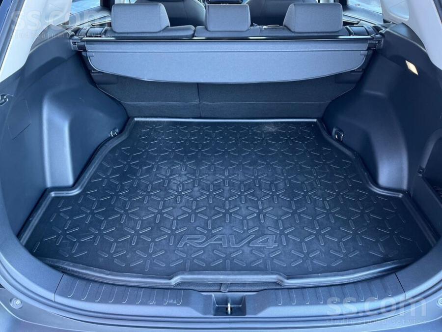Melns Toyota RAV4 2023 Rīga, ar dzinēja tilpumu 2.50 L un nobraukumu 61 tūkst. km par 34990 €, foto 11 vietnē AUTOMOTO.COM.LV