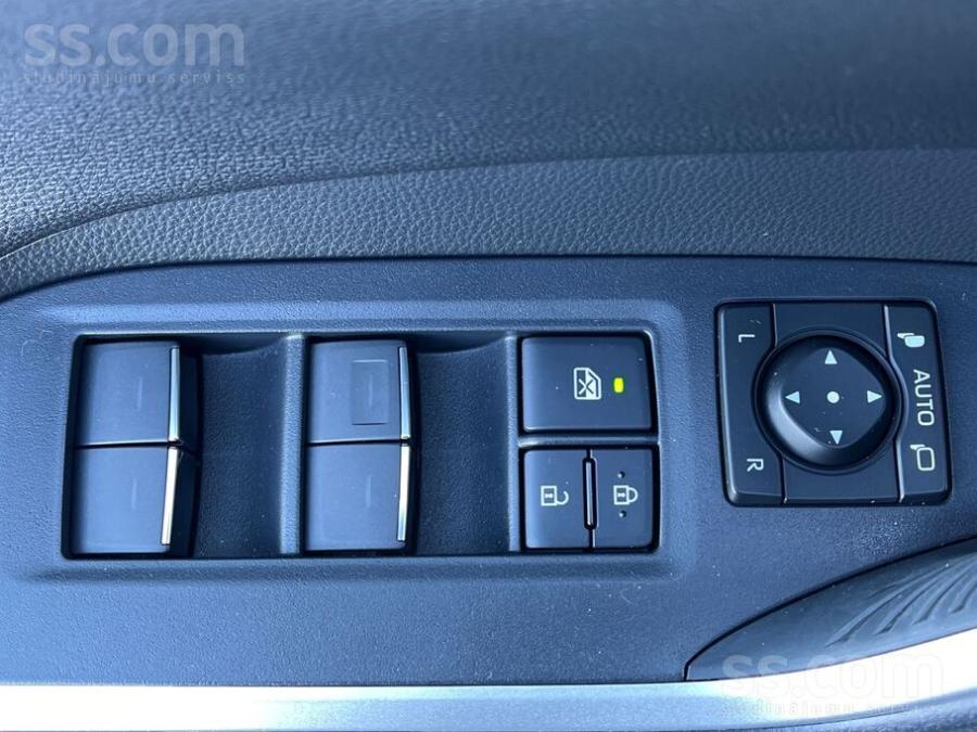 Melns Toyota RAV4 2023 Rīga, ar dzinēja tilpumu 2.50 L un nobraukumu 61 tūkst. km par 34990 €, foto 18 vietnē AUTOMOTO.COM.LV