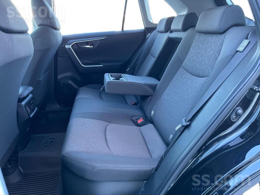 Melns Toyota RAV4 2023 Rīga, ar dzinēja tilpumu 2.50 L un nobraukumu 61 tūkst. km par 34990 €, foto 20 vietnē AUTOMOTO.COM.LV