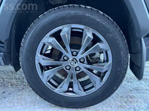 Melns Toyota RAV4 2023 Rīga, ar dzinēja tilpumu 2.50 L un nobraukumu 61 tūkst. km par 34990 €, foto 22 vietnē AUTOMOTO.COM.LV