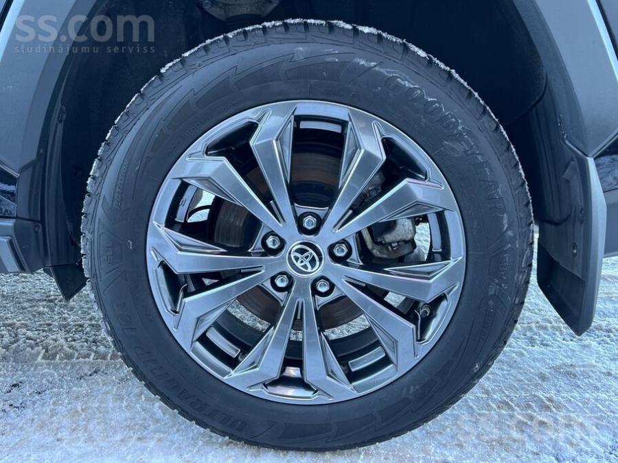 Melns Toyota RAV4 2023 Rīga, ar dzinēja tilpumu 2.50 L un nobraukumu 61 tūkst. km par 34990 €, foto 22 vietnē AUTOMOTO.COM.LV