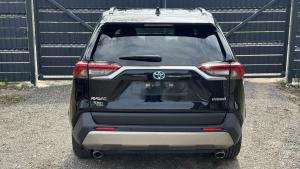 Melns Toyota RAV4 2023 Jonava, ar dzinēja tilpumu 2.50 L un nobraukumu 44 tūkst. km par 16750 €, foto  vietnē AUTOMOTO.COM.LV