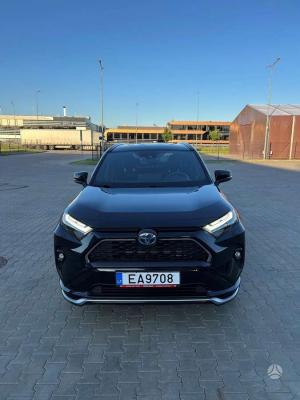 Black Toyota RAV4 2023 in Vilnius, with an engine capacity of 2.49 L and mileage of 115 thousand km for 37800 €, photo 4 on AUTOMOTO.COM.LV