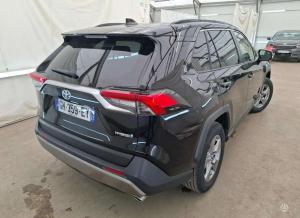 Black Toyota RAV4 2023 in Vilnius, with an engine capacity of 2.49 L and mileage of 177 thousand km for 25990 €, photo 4 on AUTOMOTO.COM.LV