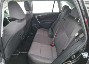 Black Toyota RAV4 2023 in Vilnius, with an engine capacity of 2.49 L and mileage of 177 thousand km for 25990 €, photo 7 on AUTOMOTO.COM.LV