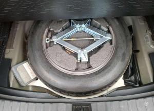 Black Toyota RAV4 2023 in Vilnius, with an engine capacity of 2.49 L and mileage of 177 thousand km for 25990 €, photo 11 on AUTOMOTO.COM.LV