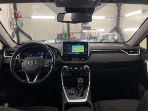 Black Toyota RAV4 2023 in Vilnius, with an engine capacity of 2.49 L and mileage of 295 thousand km for 22748 €, photo 27 on AUTOMOTO.COM.LV
