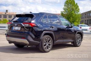 Melns Toyota RAV4 2023 Rīga, ar dzinēja tilpumu 2.50 L un nobraukumu 37 tūkst. km par 29800 €, foto 3 vietnē AUTOMOTO.COM.LV