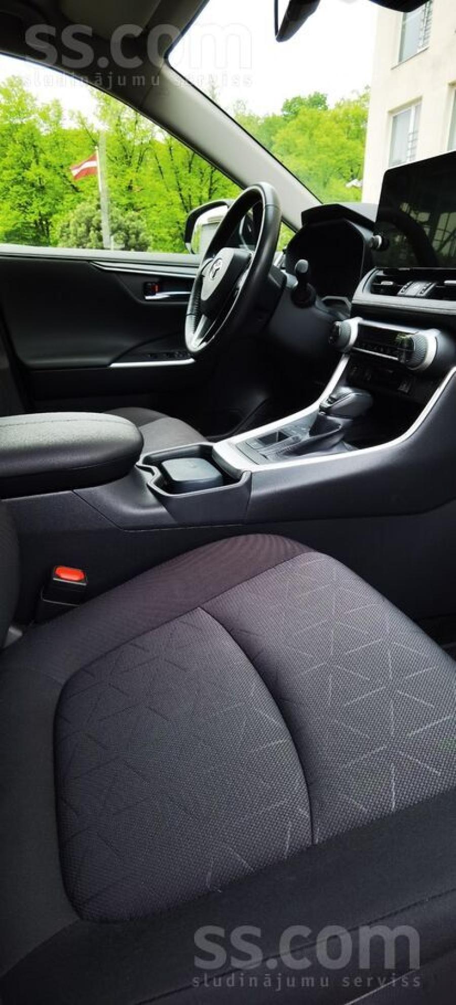 Melns Toyota RAV4 2023 Rīga, ar dzinēja tilpumu 2.50 L un nobraukumu 37 tūkst. km par 29800 €, foto 8 vietnē AUTOMOTO.COM.LV