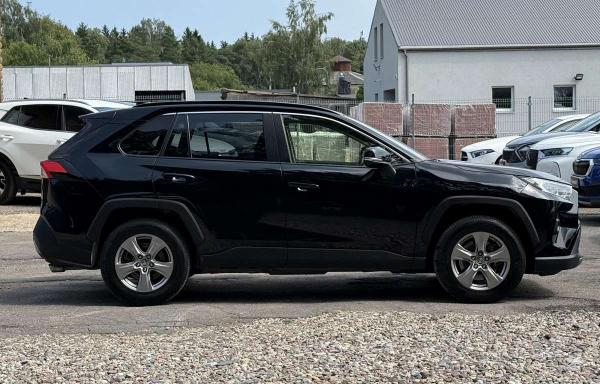 Melns Toyota RAV4 2023 Viļņa, ar dzinēja tilpumu 2.49 L un nobraukumu 177 tūkst. km par 25990 €, foto 4 vietnē AUTOMOTO.COM.LV