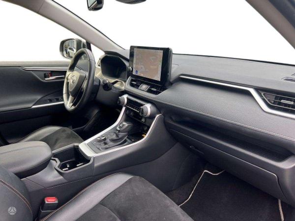 Toyota RAV4 2023 Klaipėda vietnē Melns Toyota RAV4 2023 Klaipėda, ar dzinēja tilpumu 2.49 L un nobraukumu 65 tūkst. km par 36500 €, foto 7 vietnē AUTOMOTO.COM.LV