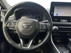Melns Toyota RAV4 2023 Klaipėda, ar dzinēja tilpumu 2.49 L un nobraukumu 65 tūkst. km par 36500 €, foto 10 vietnē AUTOMOTO.COM.LV