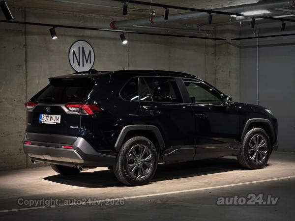 Тойота РАВ 4 2023 в Таллин на AUTOMOTO.COM.LV Черный Тойота РАВ 4 2023 в Таллин, объемом двигателя 2.50 л и пробегом 49 тыс. км за 31990 €, фото 3 на AUTOMOTO.COM.LV