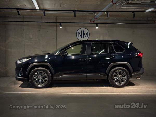 Тойота РАВ 4 2023 в Таллин на AUTOMOTO.COM.LV Черный Тойота РАВ 4 2023 в Таллин, объемом двигателя 2.50 л и пробегом 49 тыс. км за 31990 €, фото 5 на AUTOMOTO.COM.LV