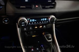 Black Toyota RAV4 2023 in Tallinn, with an engine capacity of 2.50 L and mileage of 49 thousand km for 31990 €, photo 9 on AUTOMOTO.COM.LV