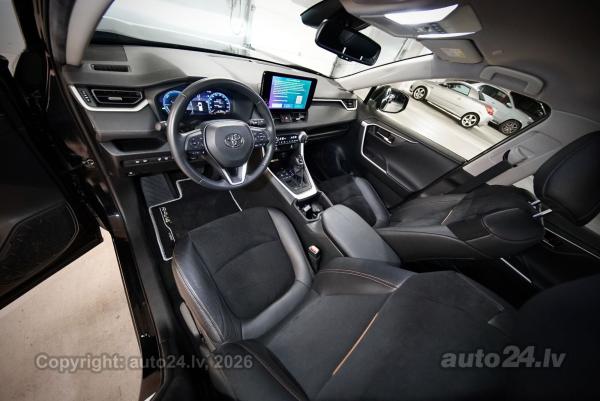 Тойота РАВ 4 2023 в Таллин на AUTOMOTO.COM.LV Черный Тойота РАВ 4 2023 в Таллин, объемом двигателя 2.50 л и пробегом 49 тыс. км за 31990 €, фото 11 на AUTOMOTO.COM.LV