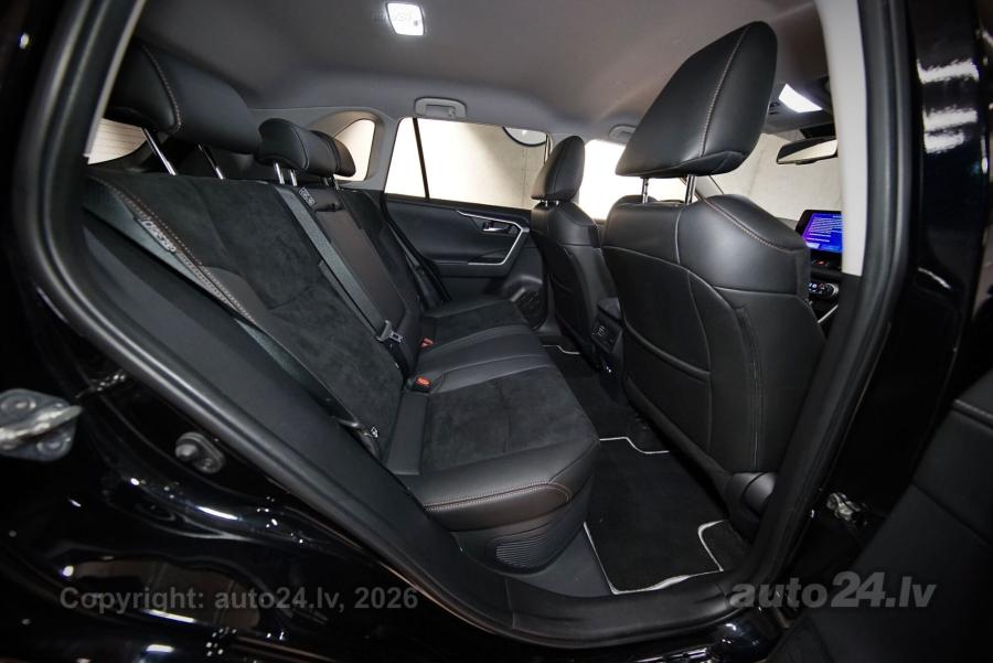 Black Toyota RAV4 2023 in Tallinn, with an engine capacity of 2.50 L and mileage of 49 thousand km for 31990 €, photo 15 on AUTOMOTO.COM.LV