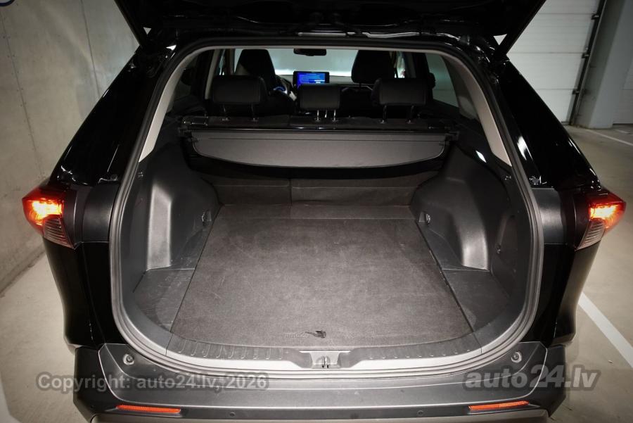 Black Toyota RAV4 2023 in Tallinn, with an engine capacity of 2.50 L and mileage of 49 thousand km for 31990 €, photo 20 on AUTOMOTO.COM.LV