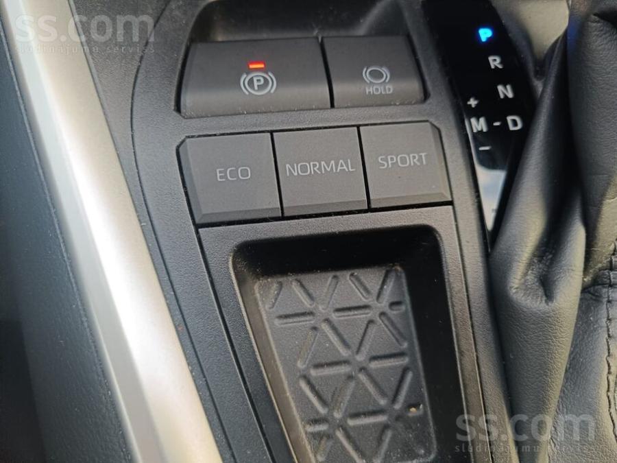Melns Toyota RAV4 2023 Rēzekne, ar dzinēja tilpumu 2.00 L un nobraukumu 71 tūkst. km par 27000 €, foto 7 vietnē AUTOMOTO.COM.LV