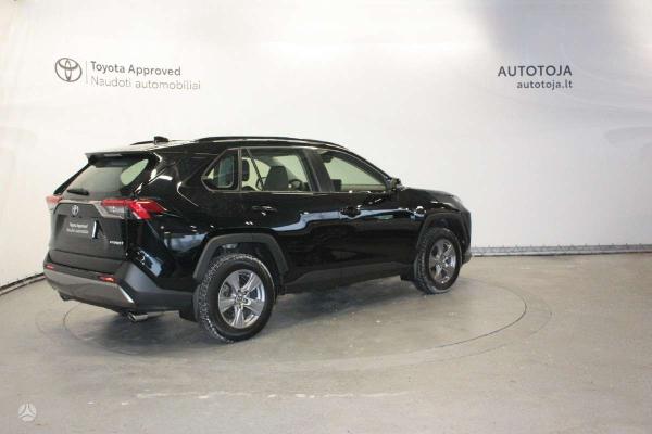 Black Toyota RAV4 2024 in Kaunas, with an engine capacity of 2.49 L and mileage of 17 thousand km for 34900 €, photo 2 on AUTOMOTO.COM.LV