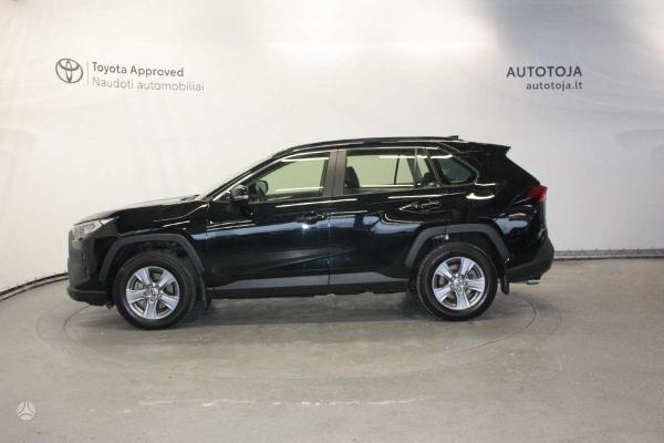 Black Toyota RAV4 2024 in Kaunas, with an engine capacity of 2.49 L and mileage of 17 thousand km for 34900 €, photo 3 on AUTOMOTO.COM.LV