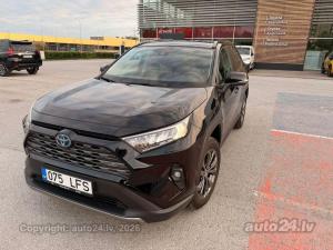 Melns Toyota RAV4 2024 Tallina, ar dzinēja tilpumu 2.50 L un nobraukumu 37 tūkst. km par 35990 €, foto  vietnē AUTOMOTO.COM.LV