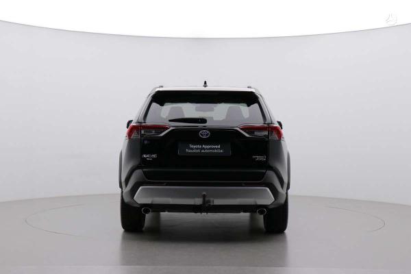Black Toyota RAV4 2024 in Vilnius, with an engine capacity of 2.49 L and mileage of 37 thousand km for 40900 €, photo 5 on AUTOMOTO.COM.LV