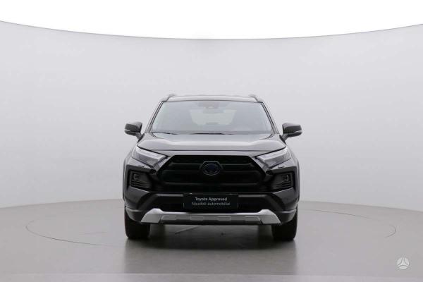 Black Toyota RAV4 2024 in Vilnius, with an engine capacity of 2.49 L and mileage of 37 thousand km for 40900 €, photo 6 on AUTOMOTO.COM.LV