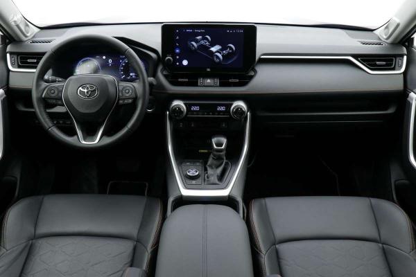 Black Toyota RAV4 2024 in Vilnius, with an engine capacity of 2.49 L and mileage of 37 thousand km for 40900 €, photo 7 on AUTOMOTO.COM.LV