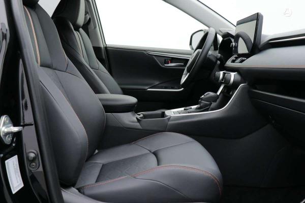 Black Toyota RAV4 2024 in Vilnius, with an engine capacity of 2.49 L and mileage of 37 thousand km for 40900 €, photo 9 on AUTOMOTO.COM.LV