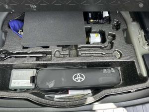 Black Toyota RAV4 2024 in Vilnius, with an engine capacity of 2.49 L and mileage of 220 thousand km for 24299 €, photo 17 on AUTOMOTO.COM.LV