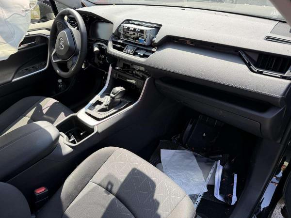 Black Toyota RAV4 2024 in Siauliai, with an engine capacity of 2.49 L and mileage of 1 thousand km for 20800 €, photo 9 on AUTOMOTO.COM.LV