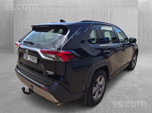 Melns Toyota RAV4 2024 Rīga, ar dzinēja tilpumu 2.50 L un nobraukumu 60 tūkst. km par 33800 €, foto 4 vietnē AUTOMOTO.COM.LV