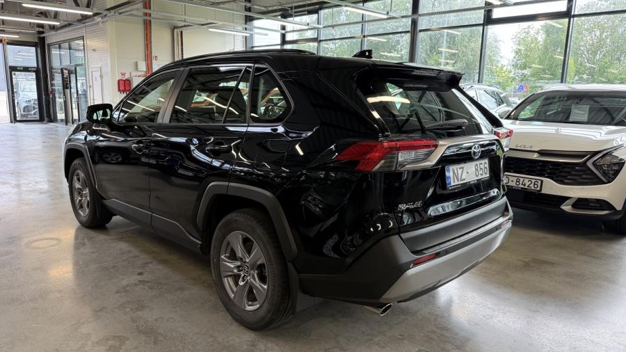 Melns Toyota RAV4 2024 Rīga, ar dzinēja tilpumu 2.50 L un nobraukumu 61 tūkst. km par 30900 €, foto 3 vietnē AUTOMOTO.COM.LV