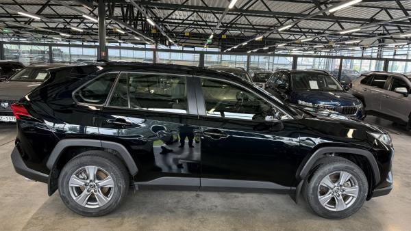 Тойота РАВ 4 2024 в Рига на AUTOMOTO.COM.LV Черный Тойота РАВ 4 2024 в Рига, объемом двигателя 2.50 л и пробегом 61 тыс. км за 30900 €, фото 5 на AUTOMOTO.COM.LV